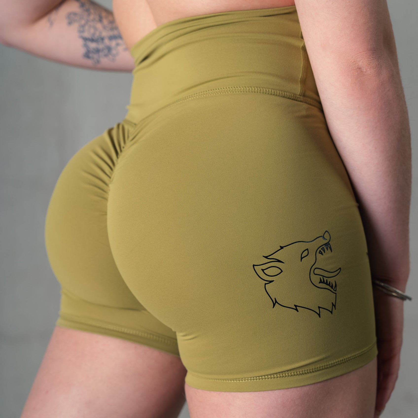 SCRUNCH WOLF BIKER SHORTS - OLIVE / BLACK – Kill Crew